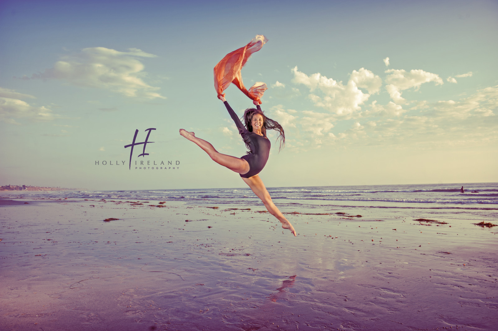 Dance photographers Holly Ireland photography with Issy at the beach in ...